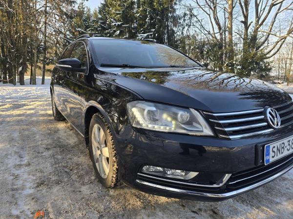 Melns Volkswagen Passat 2012 Širvintos, ar dzinēja tilpumu 0.00 L un nobraukumu 263 tūkst. km par 4800 €, foto 2 vietnē AUTOMOTO.COM.LV