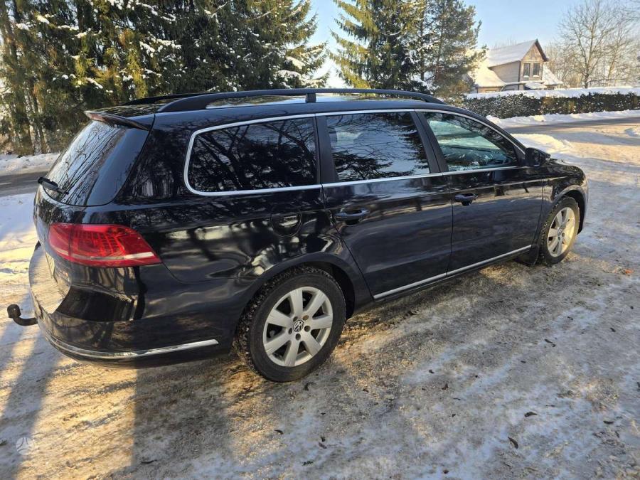 Black Volkswagen Passat 2012 in Sirvintos, with an engine capacity of 0.00 L and mileage of 263 thousand km for 4800 €, photo 3 on AUTOMOTO.COM.LV