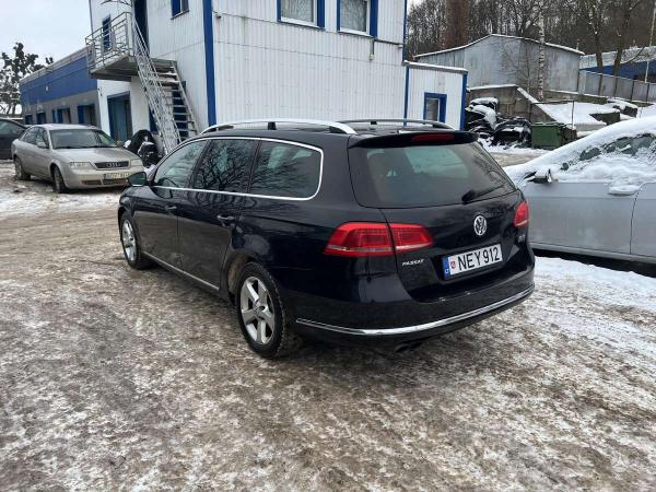 Black Volkswagen Passat 2012 in Kaunas, with an engine capacity of 1.97 L and mileage of 234 thousand km for 3900 €, photo 4 on AUTOMOTO.COM.LV