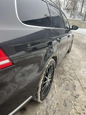 Black Volkswagen Passat 2012 in Vilnius, with an engine capacity of 1.97 L and mileage of 272 thousand km for 6000 €, photo 11 on AUTOMOTO.COM.LV