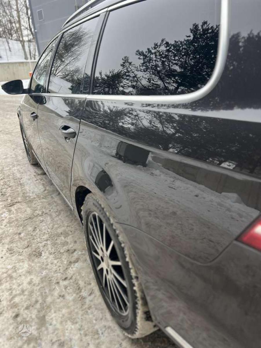 Black Volkswagen Passat 2012 in Vilnius, with an engine capacity of 1.97 L and mileage of 272 thousand km for 6000 €, photo 12 on AUTOMOTO.COM.LV