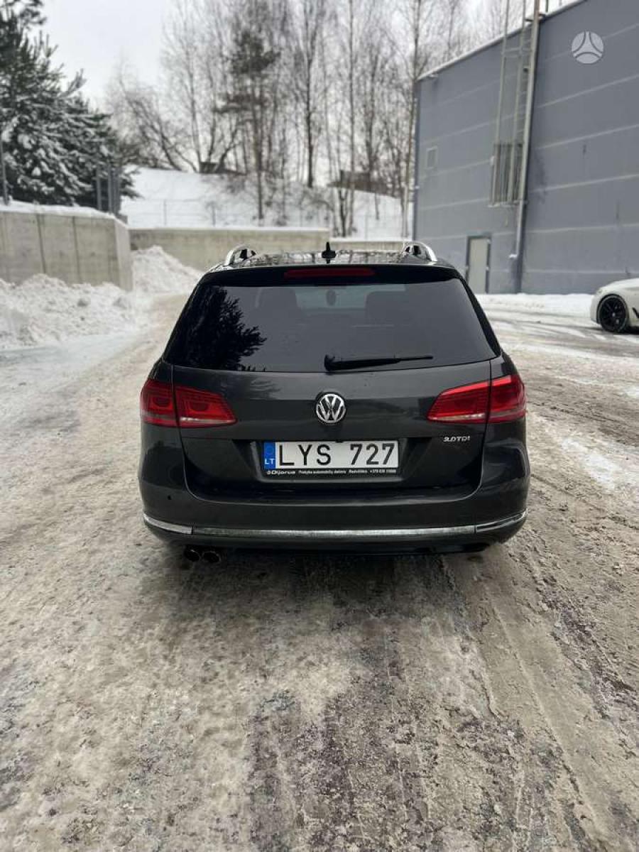 Black Volkswagen Passat 2012 in Vilnius, with an engine capacity of 1.97 L and mileage of 272 thousand km for 6000 €, photo 22 on AUTOMOTO.COM.LV