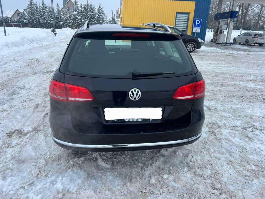Black Volkswagen Passat 2012 in Raseiniai, with an engine capacity of 1.97 L and mileage of 287 thousand km for 5150 €, photo 7 on AUTOMOTO.COM.LV