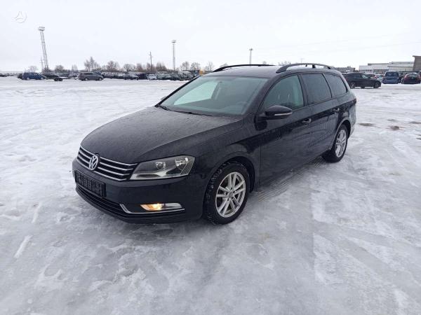 Black Volkswagen Passat 2012 in Marijampole, with an engine capacity of 2.00 L and mileage of 300 thousand km for 4300 €, photo 1 on AUTOMOTO.COM.LV