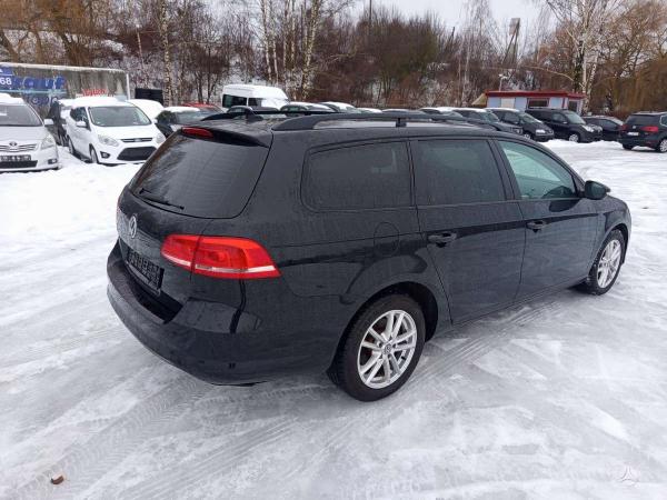 Black Volkswagen Passat 2012 in Marijampole, with an engine capacity of 2.00 L and mileage of 300 thousand km for 4300 €, photo 5 on AUTOMOTO.COM.LV