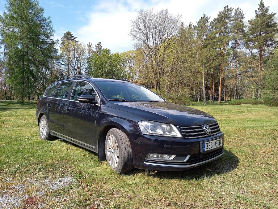 Black Volkswagen Passat 2012 in Rapla, with an engine capacity of 0.00 L and mileage of 384 thousand km for 5500 €, photo 1 on AUTOMOTO.COM.LV