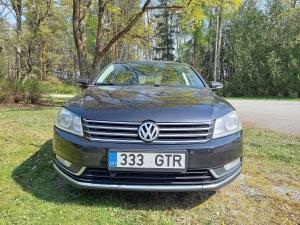 Black Volkswagen Passat 2012 in Rapla, with an engine capacity of 0.00 L and mileage of 384 thousand km for 5500 €, photo 4 on AUTOMOTO.COM.LV