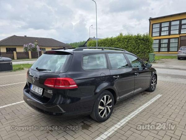 Black Volkswagen Passat 2012 in Tartu, with an engine capacity of 2.00 L and mileage of 330 thousand km for 2999 €, photo 3 on AUTOMOTO.COM.LV