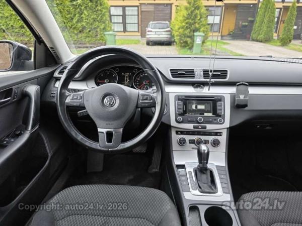 Black Volkswagen Passat 2012 in Tartu, with an engine capacity of 2.00 L and mileage of 330 thousand km for 2999 €, photo 6 on AUTOMOTO.COM.LV