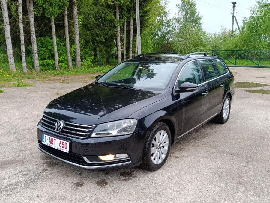 Black Volkswagen Passat 2012 in Sirvintos, with an engine capacity of 2.00 L and mileage of 289 thousand km for 4300 €, photo 1 on AUTOMOTO.COM.LV