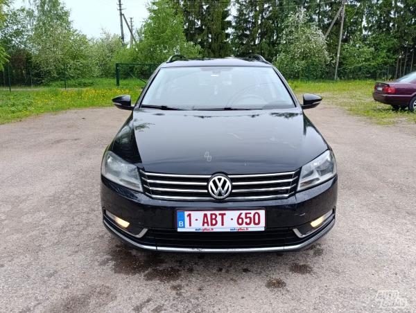 Black Volkswagen Passat 2012 in Sirvintos, with an engine capacity of 2.00 L and mileage of 289 thousand km for 4300 €, photo 2 on AUTOMOTO.COM.LV