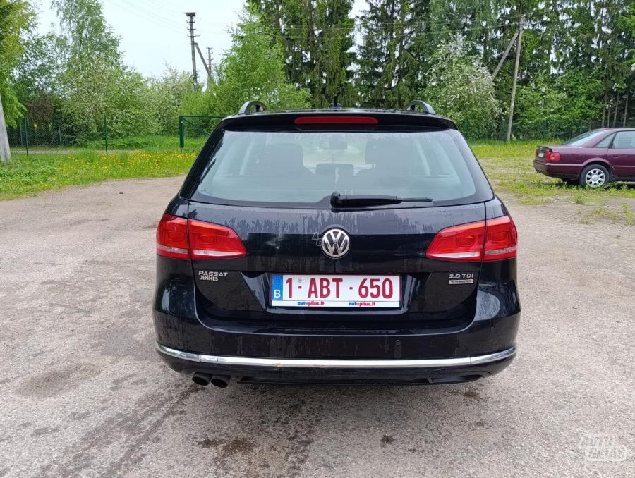 Black Volkswagen Passat 2012 in Sirvintos, with an engine capacity of 2.00 L and mileage of 289 thousand km for 4300 €, photo 6 on AUTOMOTO.COM.LV