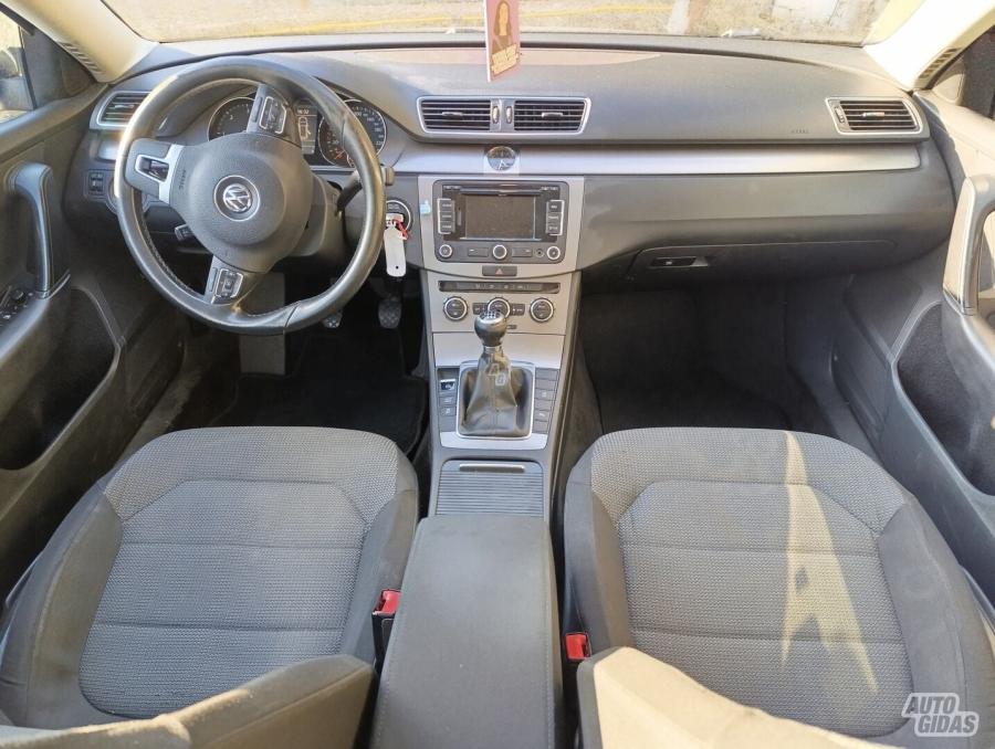 Black Volkswagen Passat 2012 in Sirvintos, with an engine capacity of 2.00 L and mileage of 289 thousand km for 4300 €, photo 9 on AUTOMOTO.COM.LV