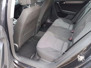 Black Volkswagen Passat 2012 in Sirvintos, with an engine capacity of 2.00 L and mileage of 289 thousand km for 4300 €, photo 11 on AUTOMOTO.COM.LV