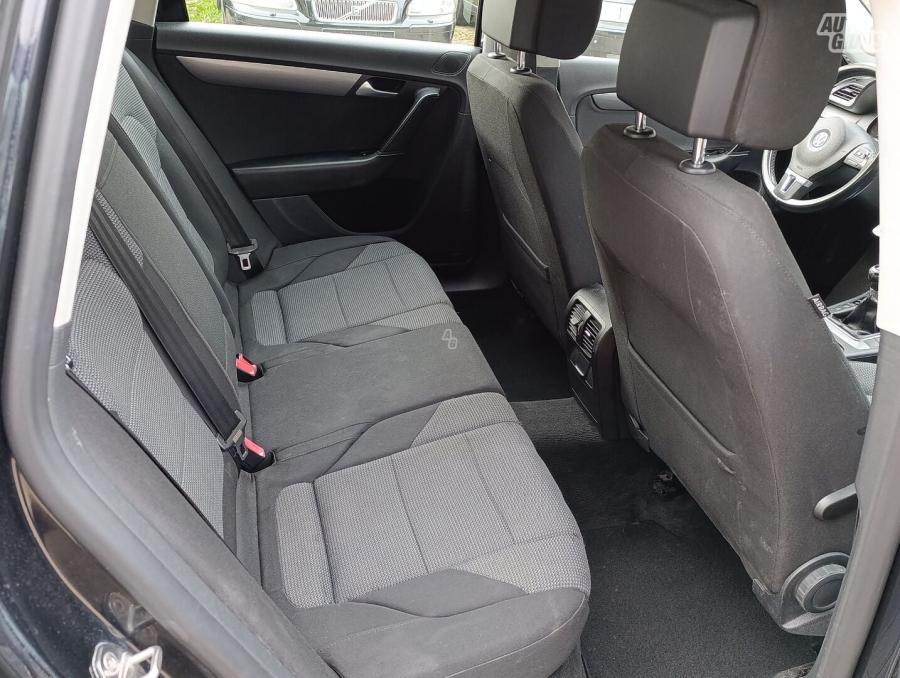 Black Volkswagen Passat 2012 in Sirvintos, with an engine capacity of 2.00 L and mileage of 289 thousand km for 4300 €, photo 12 on AUTOMOTO.COM.LV
