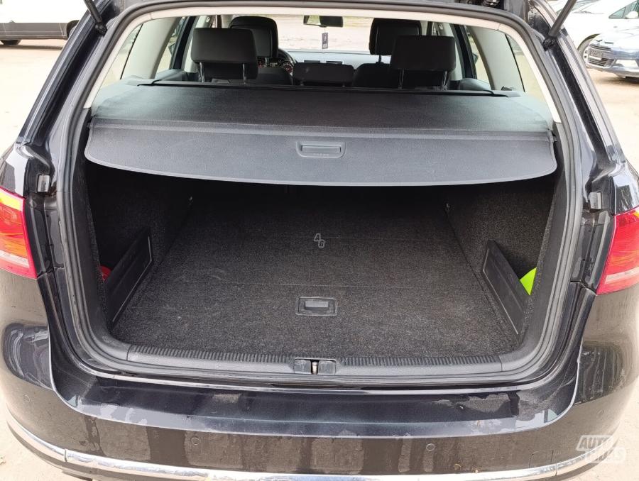 Black Volkswagen Passat 2012 in Sirvintos, with an engine capacity of 2.00 L and mileage of 289 thousand km for 4300 €, photo 13 on AUTOMOTO.COM.LV