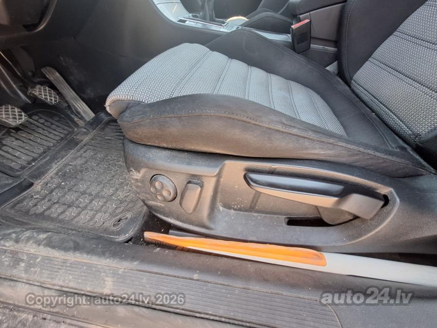 Melns Volkswagen Passat 2012 Tallina, ar dzinēja tilpumu 1.60 L un nobraukumu 386 tūkst. km par 2900 €, foto 6 vietnē AUTOMOTO.COM.LV