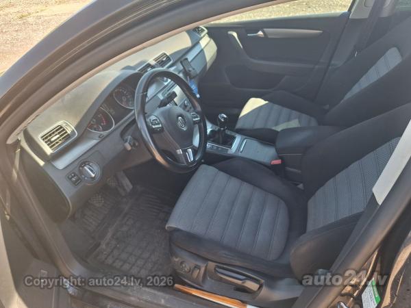Black Volkswagen Passat 2012 in Tallinn, with an engine capacity of 1.60 L and mileage of 386 thousand km for 2900 €, photo 7 on AUTOMOTO.COM.LV