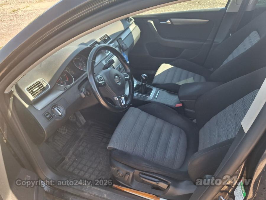 Melns Volkswagen Passat 2012 Tallina, ar dzinēja tilpumu 1.60 L un nobraukumu 386 tūkst. km par 2900 €, foto 8 vietnē AUTOMOTO.COM.LV