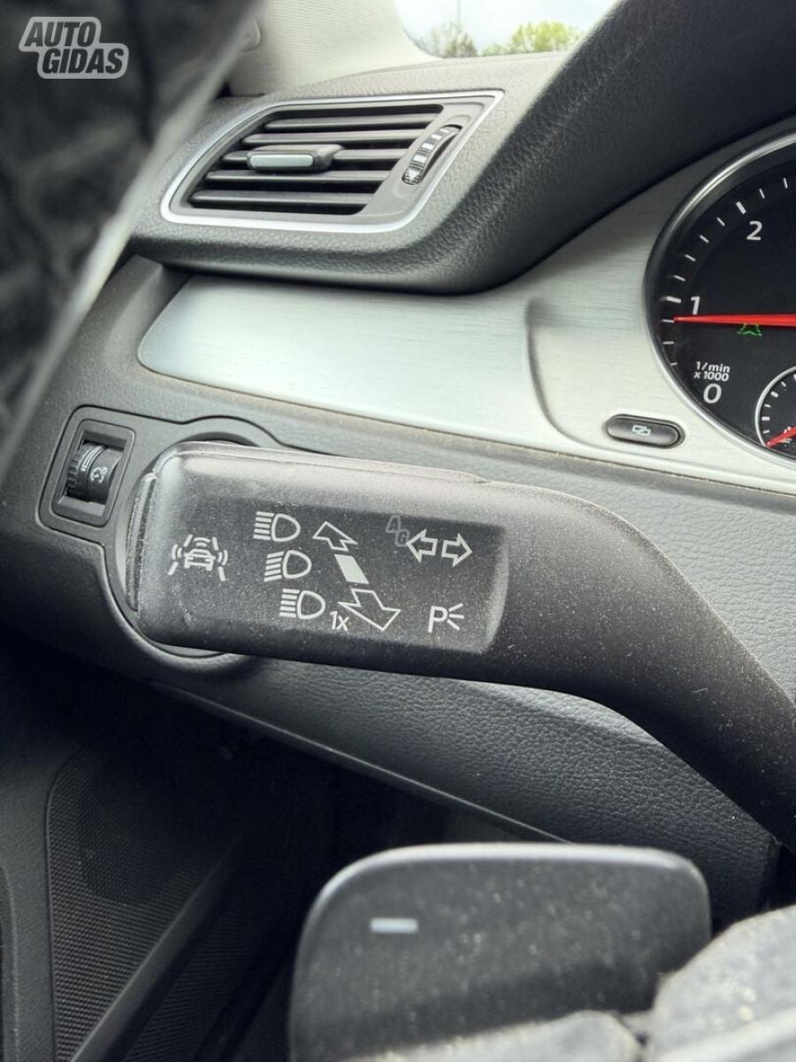 Melns Volkswagen Passat 2012 Klaipėda, ar dzinēja tilpumu 2.00 L un nobraukumu 164 tūkst. km par 8000 €, foto 12 vietnē AUTOMOTO.COM.LV