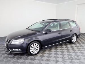 Black Volkswagen Passat 2012 in Tallinn, with an engine capacity of 2.00 L and mileage of 394 thousand km for 2799 €, photo 3 on AUTOMOTO.COM.LV