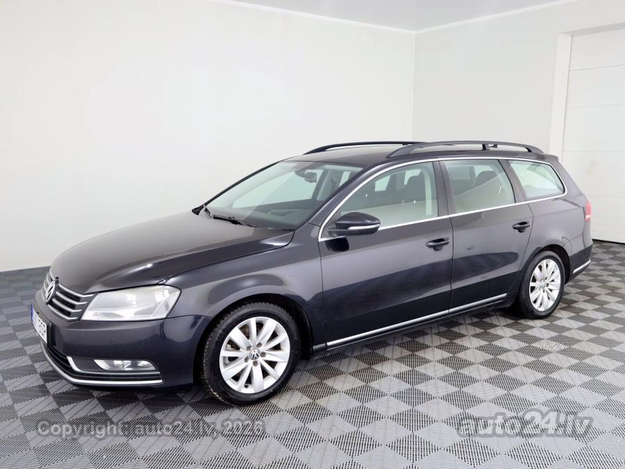 Black Volkswagen Passat 2012 in Tallinn, with an engine capacity of 2.00 L and mileage of 394 thousand km for 2799 €, photo 3 on AUTOMOTO.COM.LV