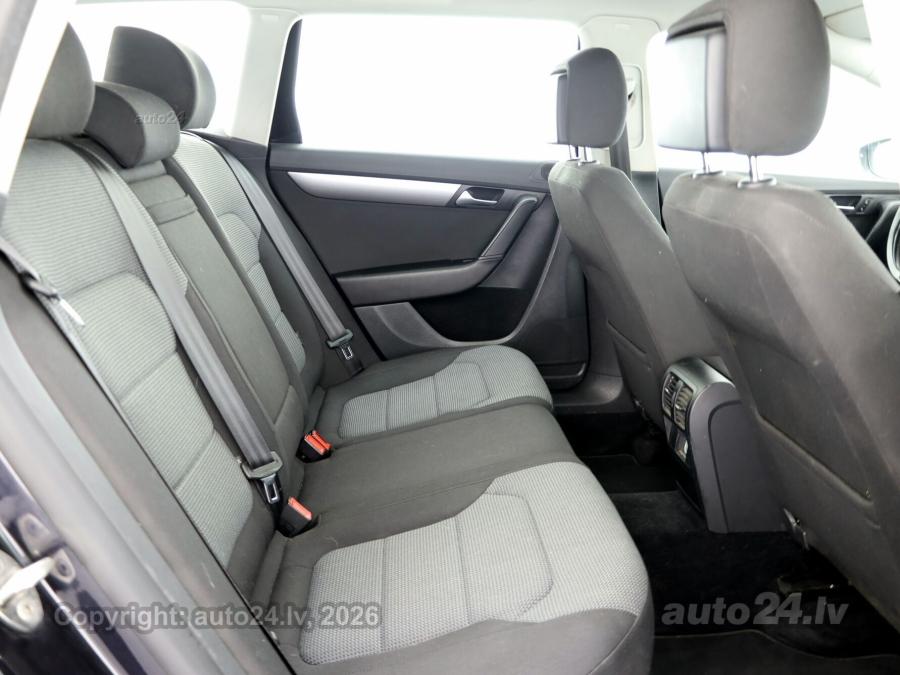 Black Volkswagen Passat 2012 in Tallinn, with an engine capacity of 2.00 L and mileage of 394 thousand km for 2799 €, photo 8 on AUTOMOTO.COM.LV