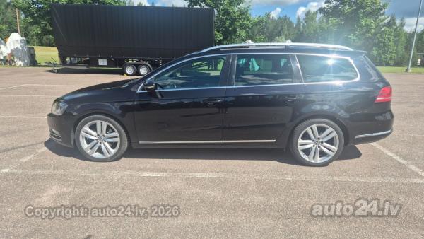 Black Volkswagen Passat 2012 in Polva, with an engine capacity of 2.00 L and mileage of 350 thousand km for 5999 €, photo 3 on AUTOMOTO.COM.LV