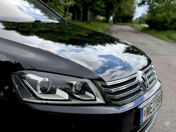 Black Volkswagen Passat 2012 in Vilnius, with an engine capacity of 2.00 L and mileage of 287 thousand km for 4400 €, photo 6 on AUTOMOTO.COM.LV