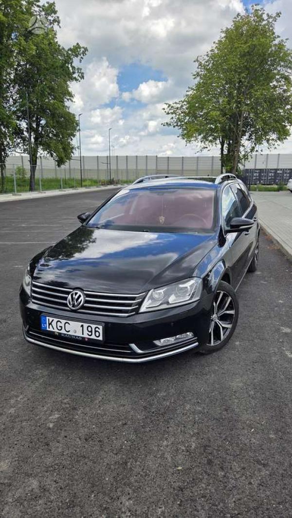 Black Volkswagen Passat 2012 in Kaunas, with an engine capacity of 1.97 L and mileage of 341 thousand km for 4250 €, photo 1 on AUTOMOTO.COM.LV