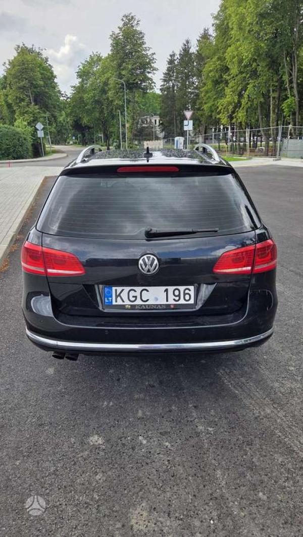 Black Volkswagen Passat 2012 in Kaunas, with an engine capacity of 1.97 L and mileage of 341 thousand km for 4250 €, photo 5 on AUTOMOTO.COM.LV