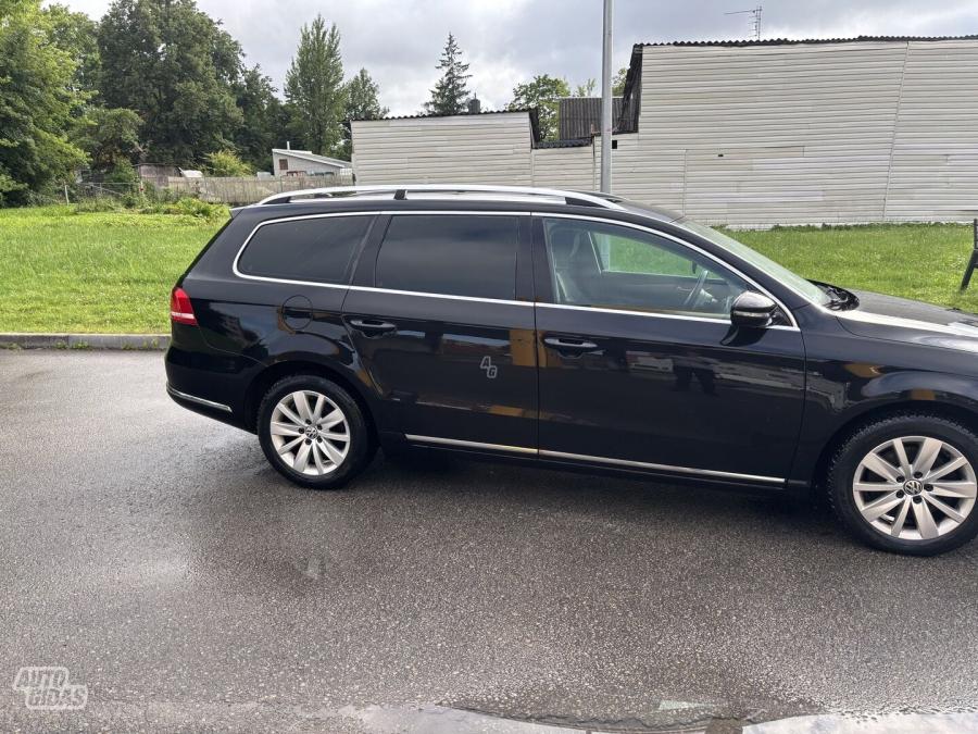 Black Volkswagen Passat 2012 in Panevezys, with an engine capacity of 2.00 L and mileage of 248 thousand km for 4500 €, photo 5 on AUTOMOTO.COM.LV
