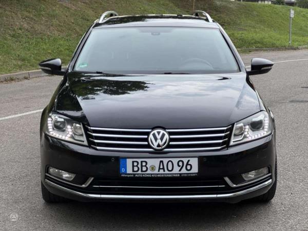 Black Volkswagen Passat 2012 in Jonava, with an engine capacity of 2.00 L and mileage of 330 thousand km for 6499 €, photo 3 on AUTOMOTO.COM.LV