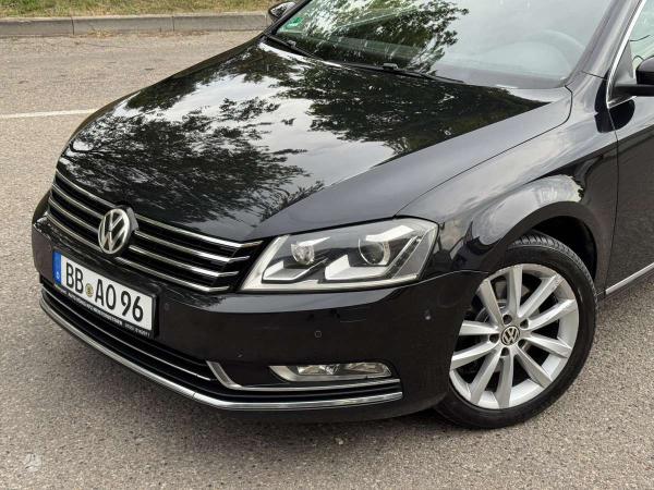 Black Volkswagen Passat 2012 in Jonava, with an engine capacity of 2.00 L and mileage of 330 thousand km for 6499 €, photo 5 on AUTOMOTO.COM.LV
