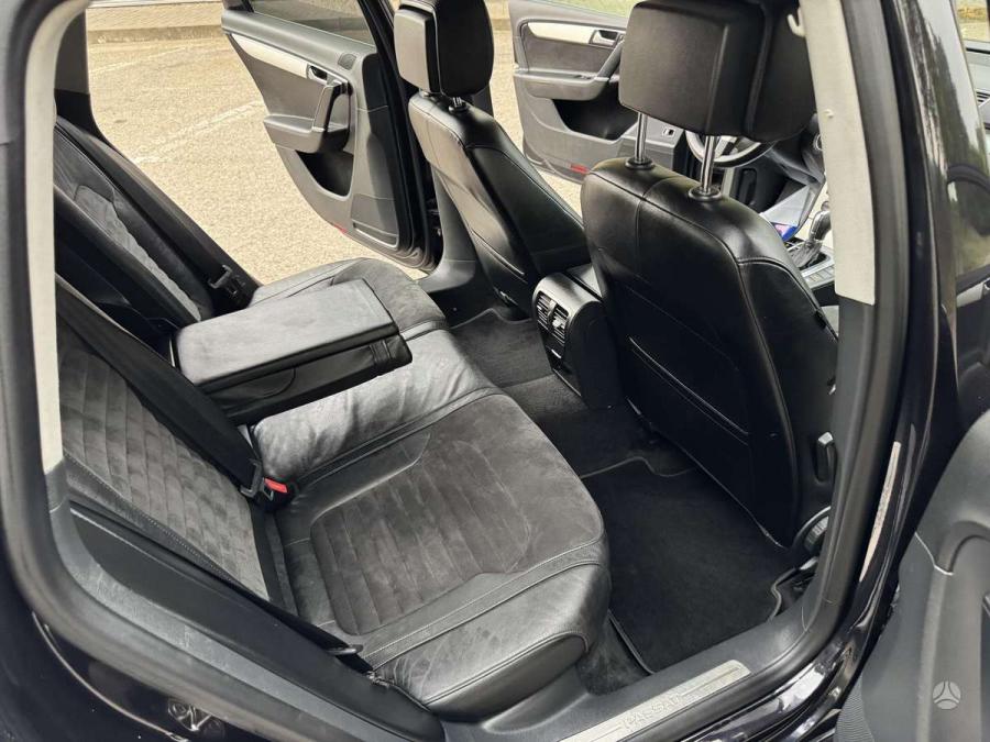 Melns Volkswagen Passat 2012 Jonava, ar dzinēja tilpumu 2.00 L un nobraukumu 330 tūkst. km par 6499 €, foto 19 vietnē AUTOMOTO.COM.LV