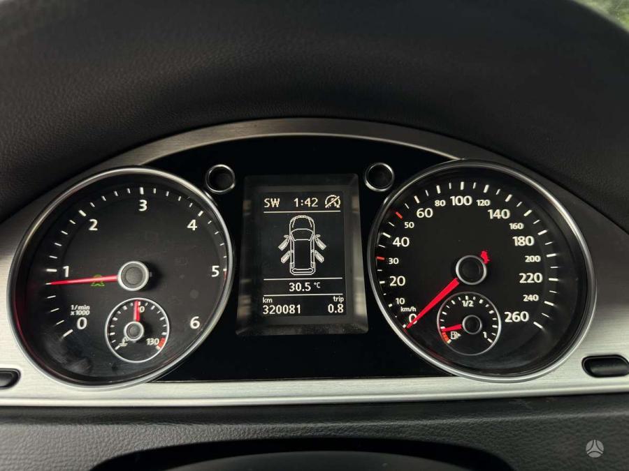 Melns Volkswagen Passat 2012 Jonava, ar dzinēja tilpumu 2.00 L un nobraukumu 330 tūkst. km par 6499 €, foto 22 vietnē AUTOMOTO.COM.LV