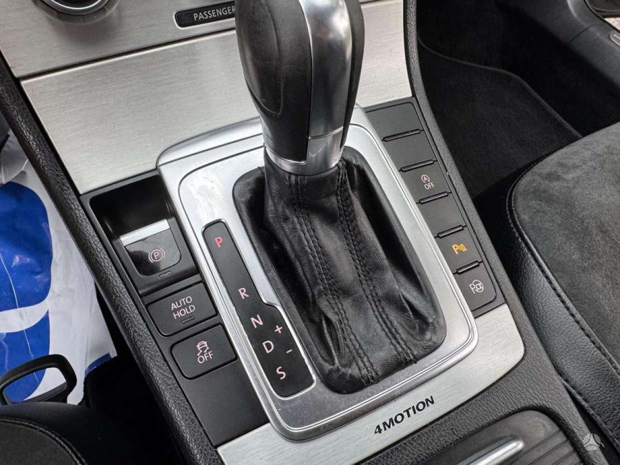 Melns Volkswagen Passat 2012 Jonava, ar dzinēja tilpumu 2.00 L un nobraukumu 330 tūkst. km par 6499 €, foto 24 vietnē AUTOMOTO.COM.LV
