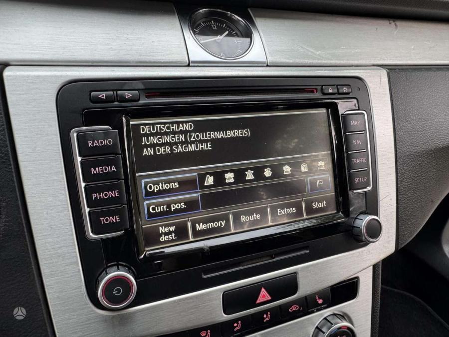 Melns Volkswagen Passat 2012 Jonava, ar dzinēja tilpumu 2.00 L un nobraukumu 330 tūkst. km par 6499 €, foto 28 vietnē AUTOMOTO.COM.LV