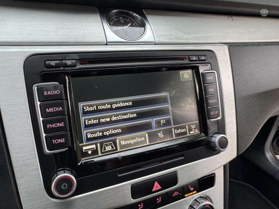 Melns Volkswagen Passat 2012 Jonava, ar dzinēja tilpumu 2.00 L un nobraukumu 330 tūkst. km par 6499 €, foto 29 vietnē AUTOMOTO.COM.LV
