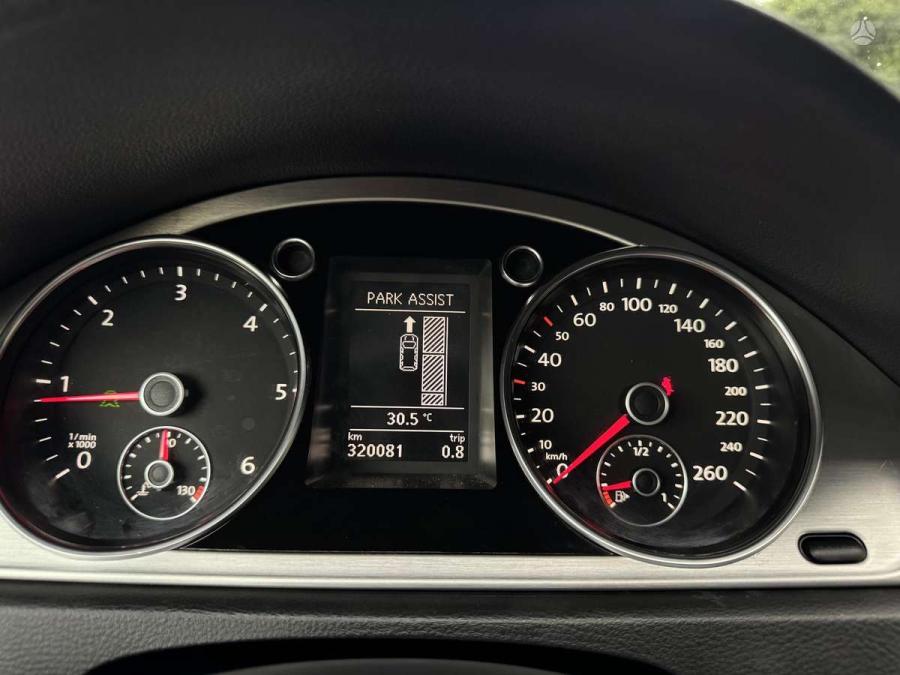 Melns Volkswagen Passat 2012 Jonava, ar dzinēja tilpumu 2.00 L un nobraukumu 330 tūkst. km par 6499 €, foto 31 vietnē AUTOMOTO.COM.LV