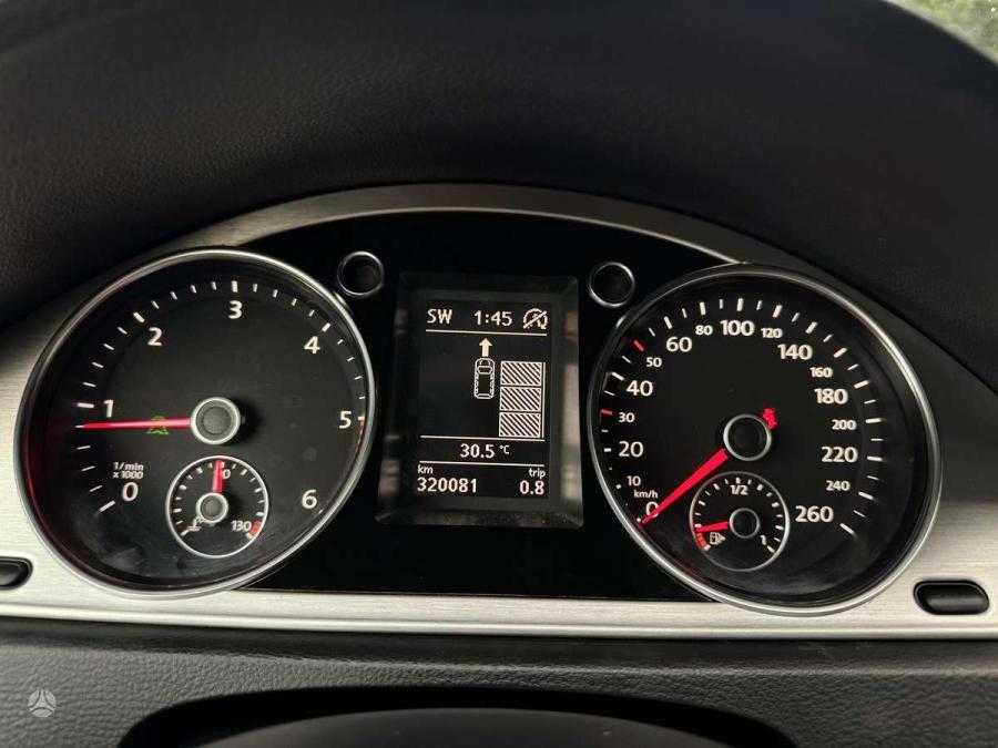 Melns Volkswagen Passat 2012 Jonava, ar dzinēja tilpumu 2.00 L un nobraukumu 330 tūkst. km par 6499 €, foto 32 vietnē AUTOMOTO.COM.LV