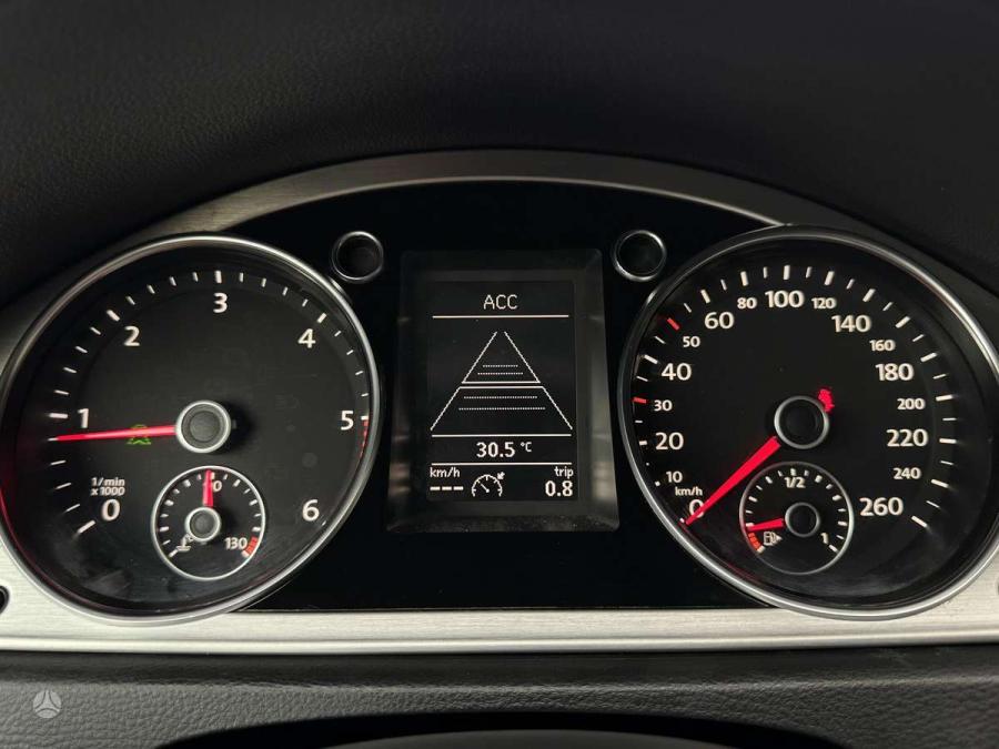 Melns Volkswagen Passat 2012 Jonava, ar dzinēja tilpumu 2.00 L un nobraukumu 330 tūkst. km par 6499 €, foto 33 vietnē AUTOMOTO.COM.LV