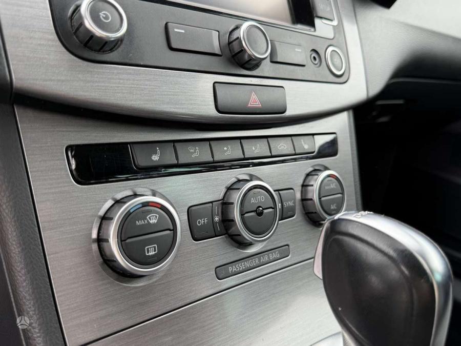 Black Volkswagen Passat 2012 in Vilnius, with an engine capacity of 1.97 L and mileage of 282 thousand km for 6400 €, photo 13 on AUTOMOTO.COM.LV