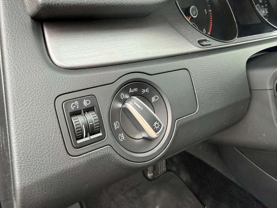 Black Volkswagen Passat 2012 in Vilnius, with an engine capacity of 1.97 L and mileage of 282 thousand km for 6400 €, photo 15 on AUTOMOTO.COM.LV