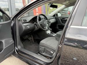 Black Volkswagen Passat 2012 in Vilnius, with an engine capacity of 1.97 L and mileage of 282 thousand km for 6400 €, photo 17 on AUTOMOTO.COM.LV