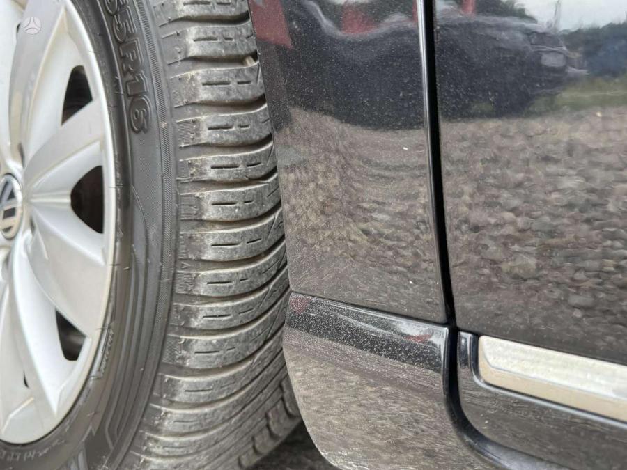 Black Volkswagen Passat 2012 in Vilnius, with an engine capacity of 1.97 L and mileage of 282 thousand km for 6400 €, photo 35 on AUTOMOTO.COM.LV