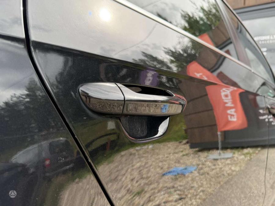 Black Volkswagen Passat 2012 in Vilnius, with an engine capacity of 1.97 L and mileage of 282 thousand km for 6400 €, photo 39 on AUTOMOTO.COM.LV