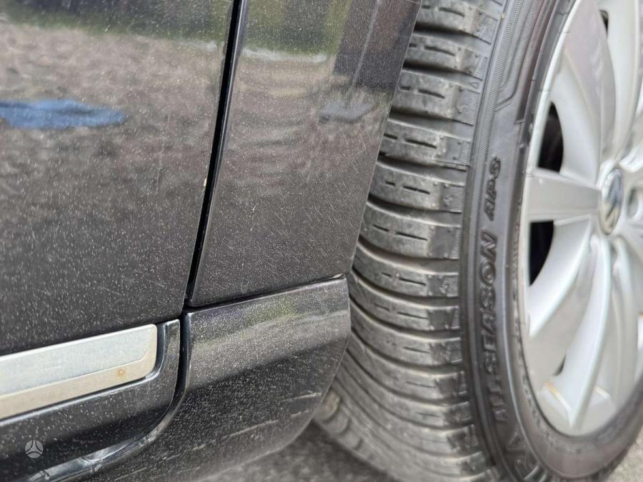 Black Volkswagen Passat 2012 in Vilnius, with an engine capacity of 1.97 L and mileage of 282 thousand km for 6400 €, photo 44 on AUTOMOTO.COM.LV