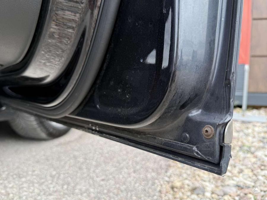 Black Volkswagen Passat 2012 in Vilnius, with an engine capacity of 1.97 L and mileage of 282 thousand km for 6400 €, photo 49 on AUTOMOTO.COM.LV