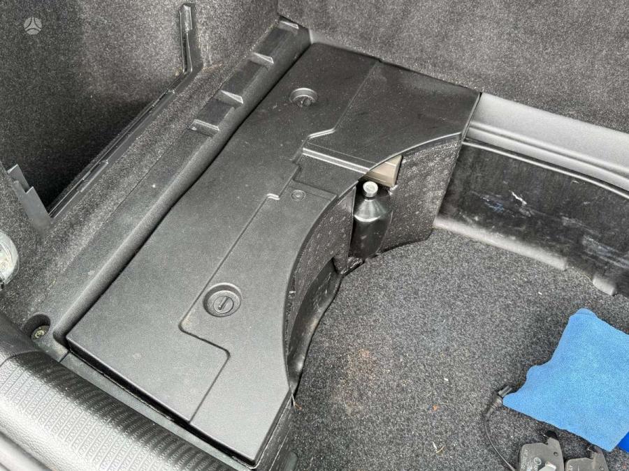 Black Volkswagen Passat 2012 in Vilnius, with an engine capacity of 1.97 L and mileage of 282 thousand km for 6400 €, photo 52 on AUTOMOTO.COM.LV